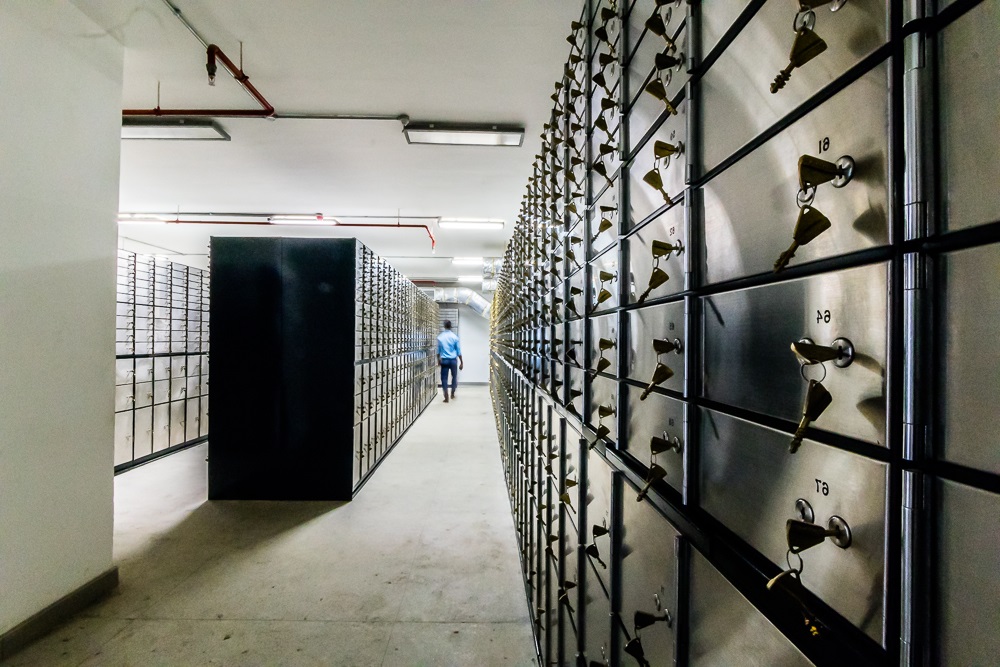 Safety Deposit Boxes - Maximum Security For Your Valuables (Jewelries ...